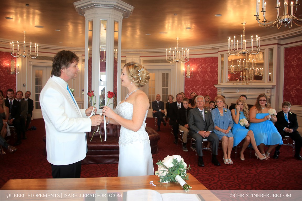 Mariage intime célébré au Château Frontenac, Ville de Québec | Mariages ...
